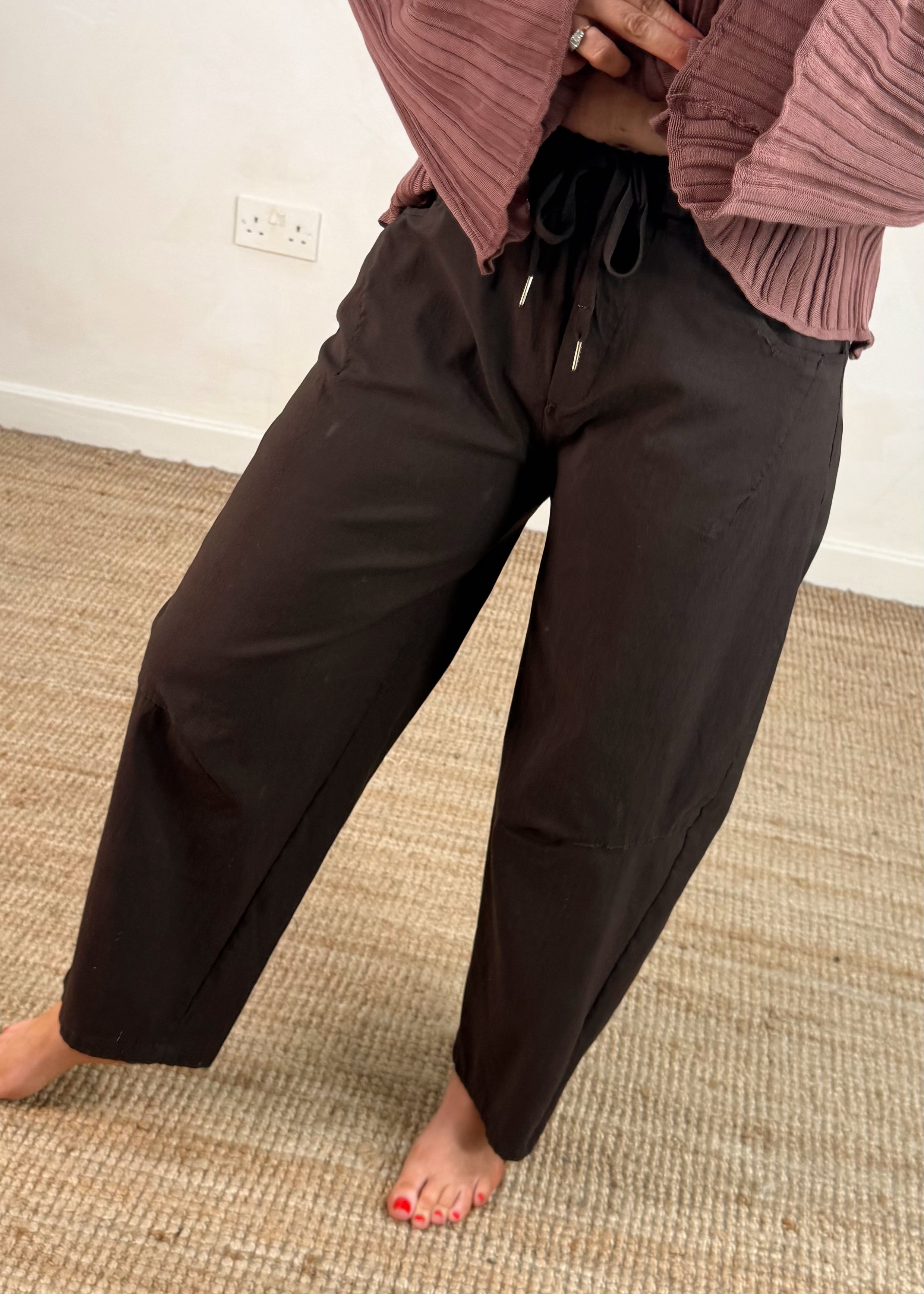Barrel leg magic pants - chocolate – The Style Attic
