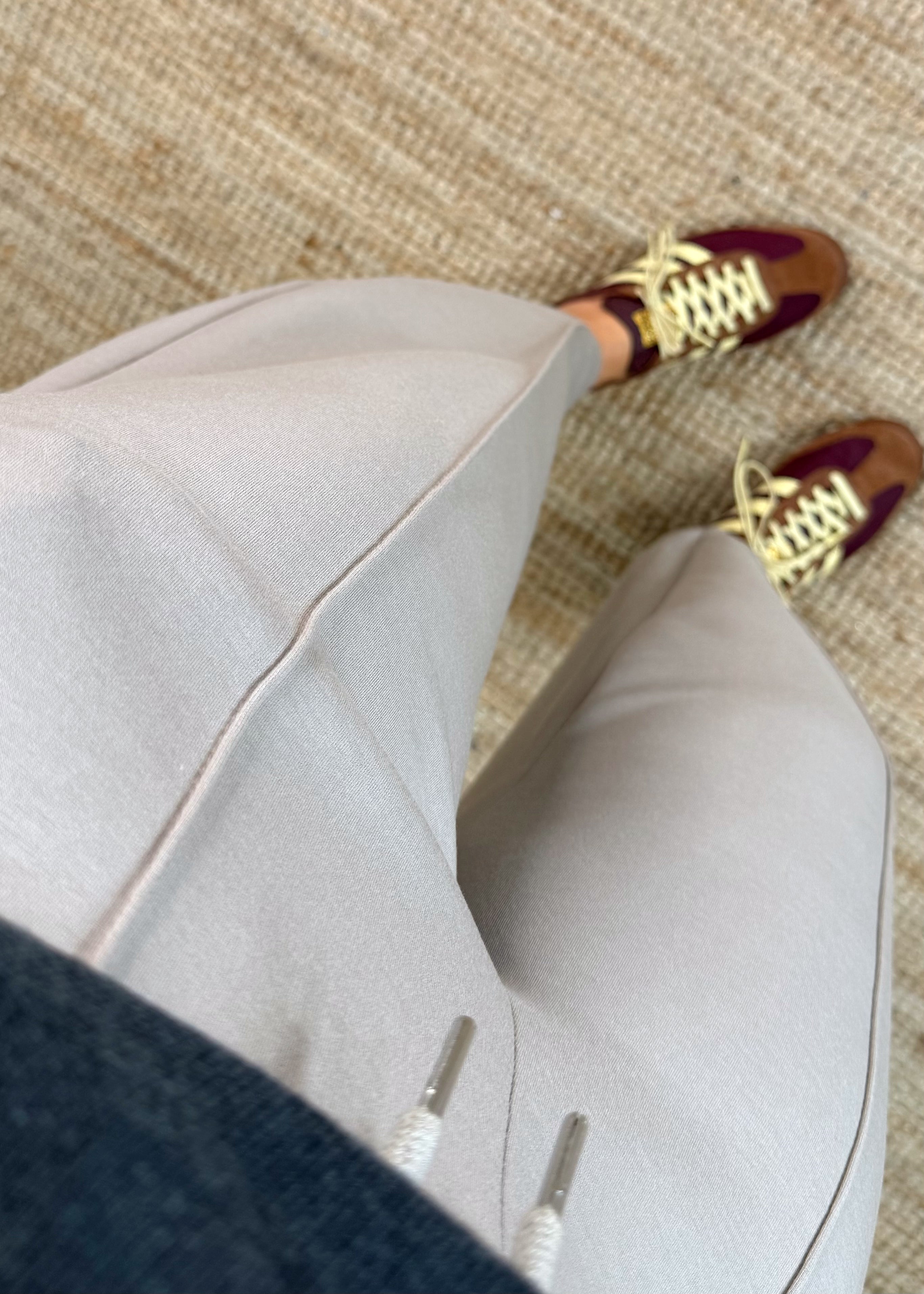 Carrot fit jogger - mocha – The Style Attic