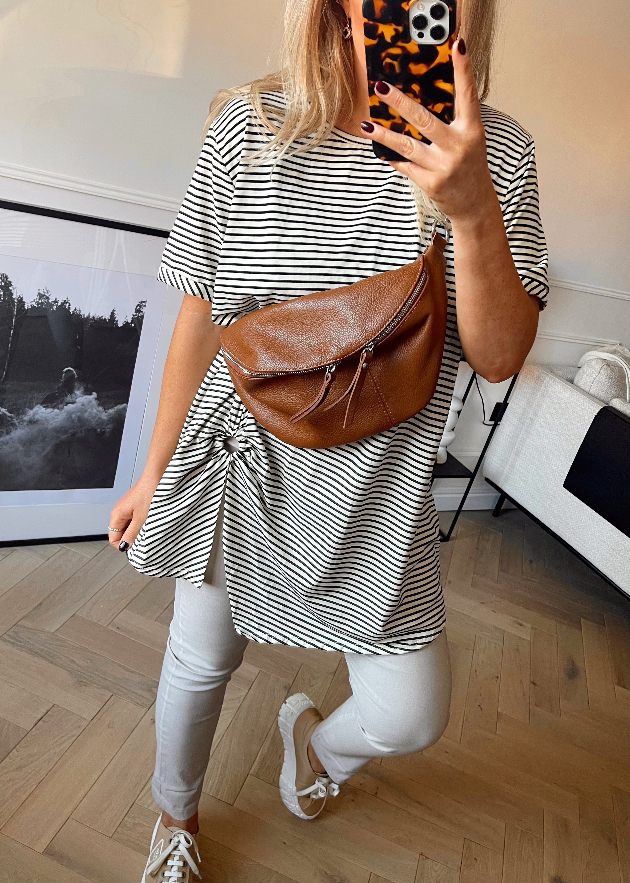 Tori leather sling bag - Tan – The Style Attic